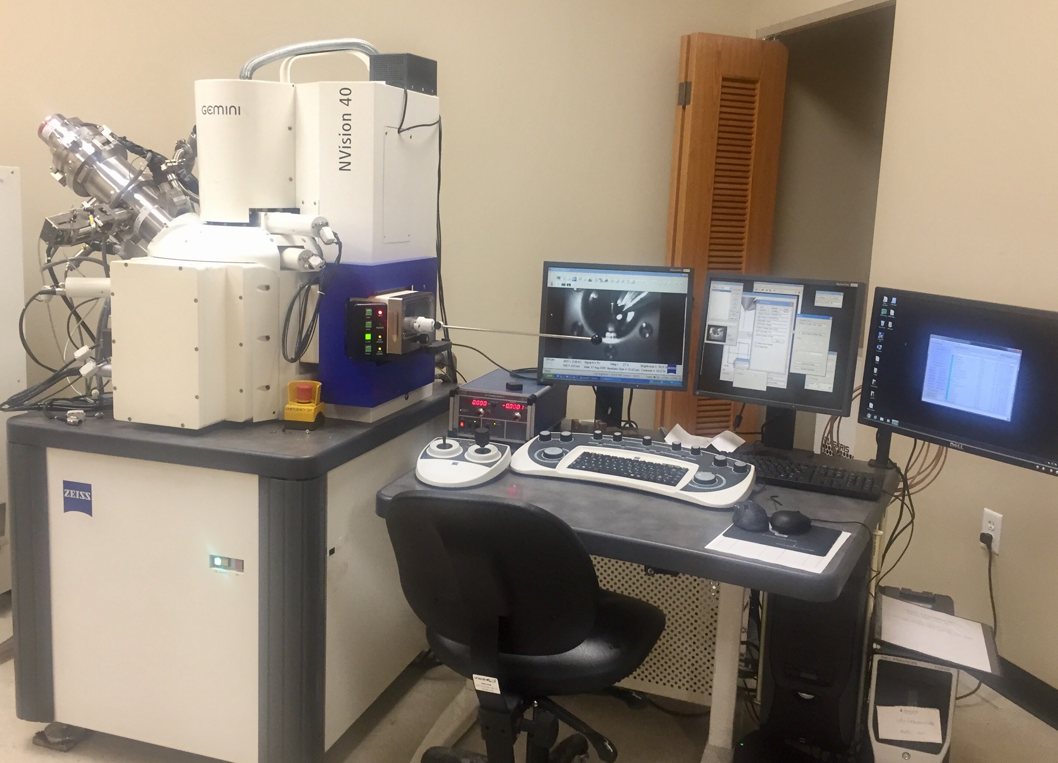 Scanning Electron Microscope (SEM)- Zeiss NVision 40 - NanoScience ...