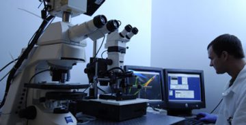 Spinning Disk Confocal Microsope - Zeiss Axioskop 2 Mot Plus - NanoScience Technology Center